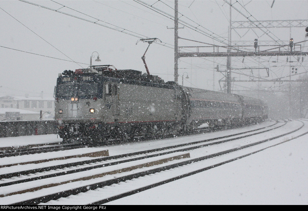 Train 185(26) at Wilmington, DE